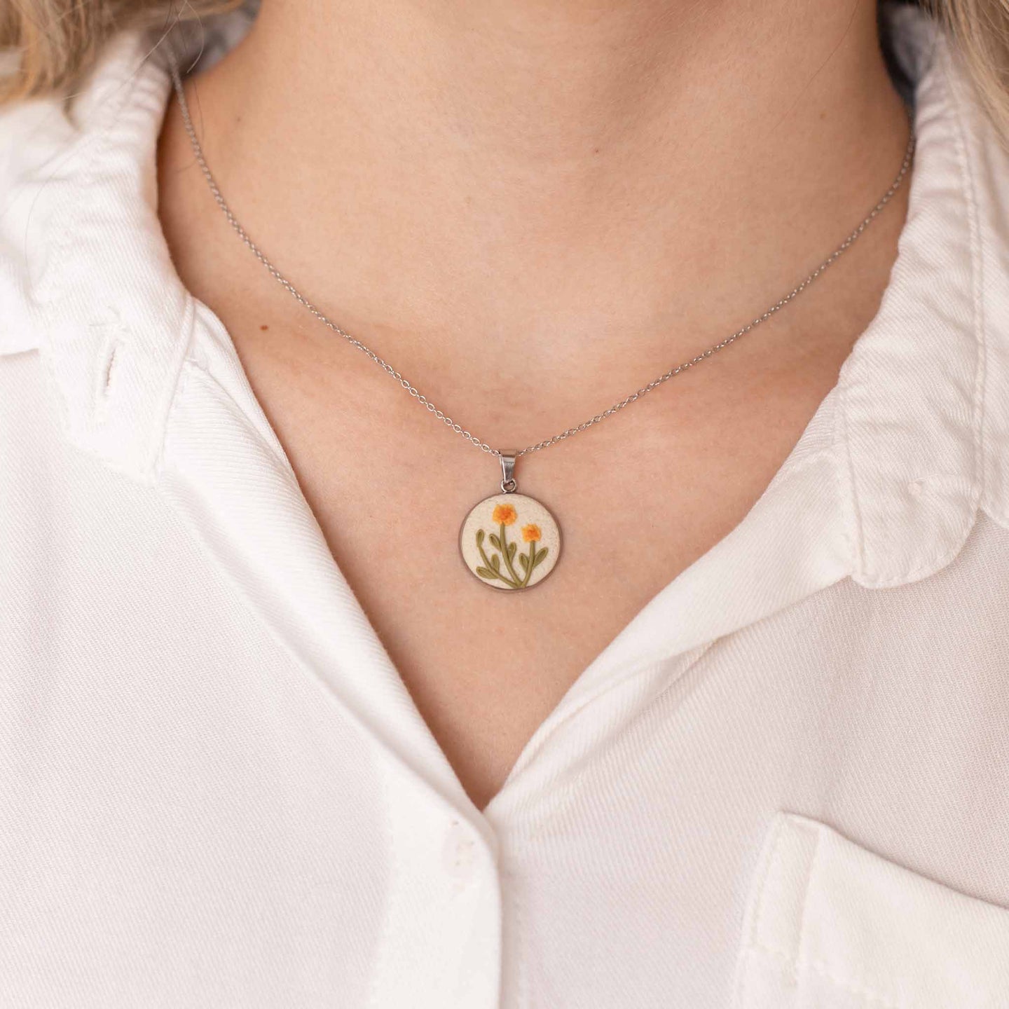 Colar Dália – Ateliêtto Clay Jewelry
